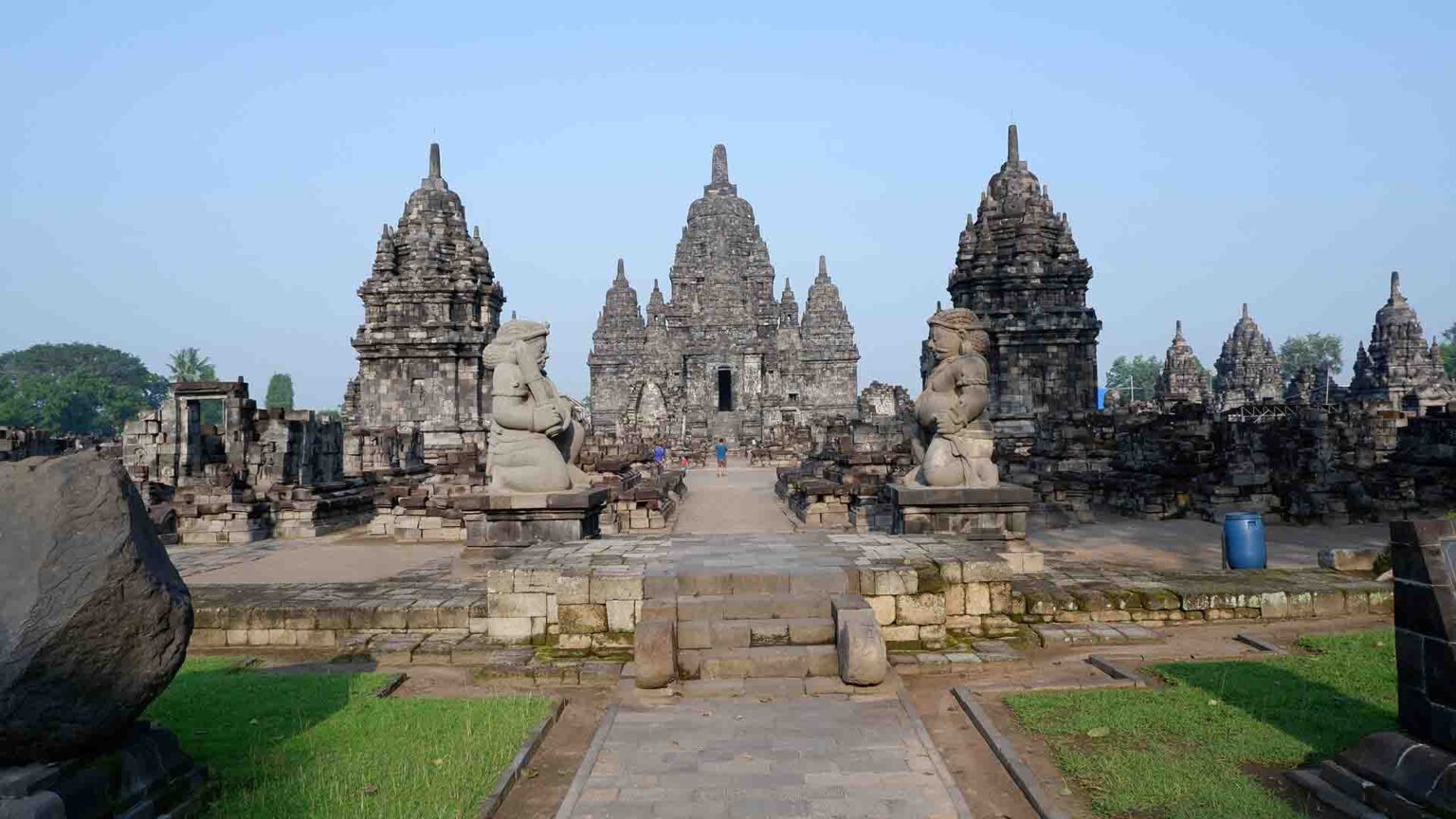 10 Tempat Wisata di Pulau Jawa yang Wajib Dikunjungi | JTS TRANS